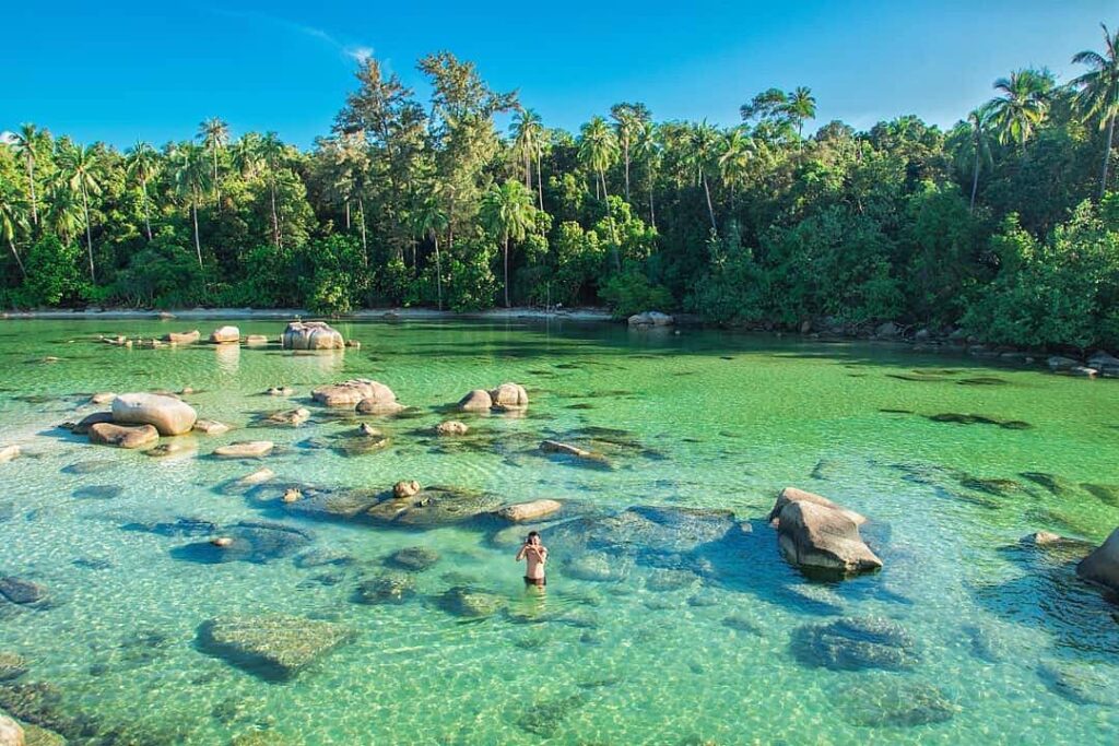 Jelajah Wisata Bangka - Location : Pantai Tanjung Besar, Pasir Putih ...