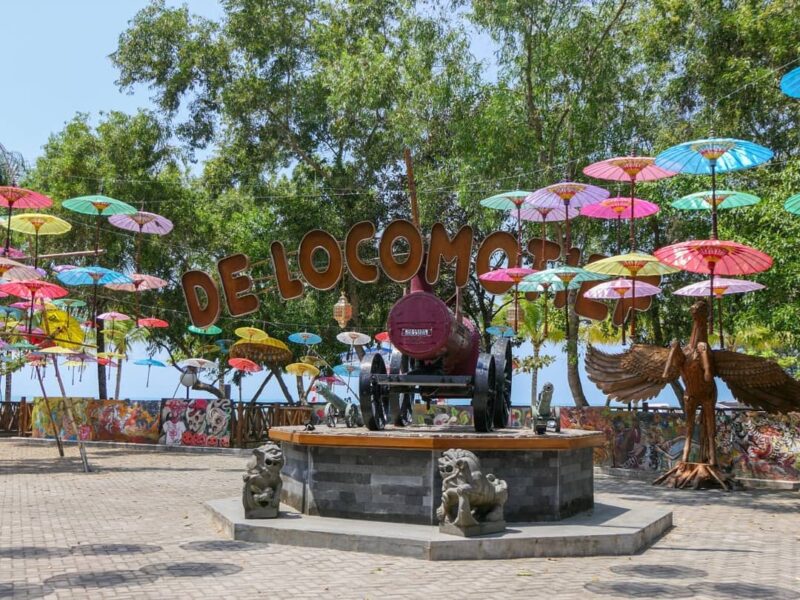 Wisata Pantai Tongaci Sungai Liat, Bangka: Pemandangan Laut Indah dan ...